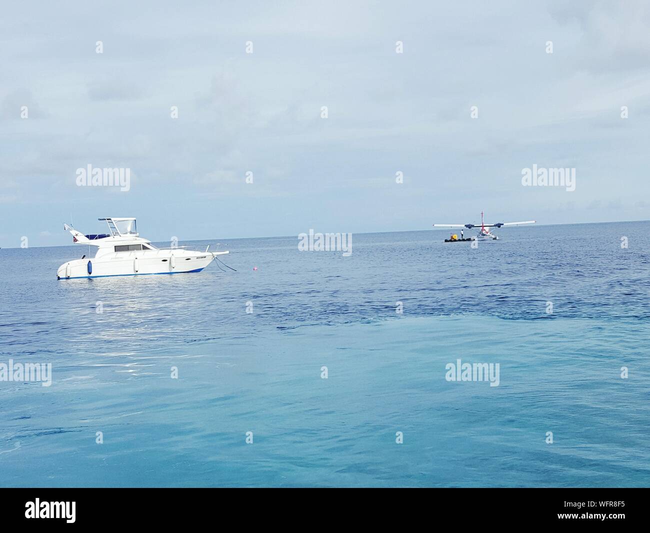 Sea plane on water hi-res stock photography and images - Alamy