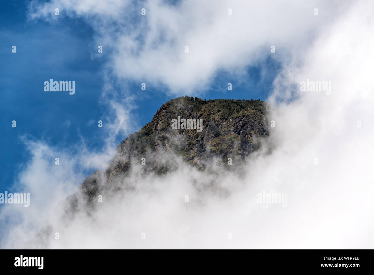 Surrounding mountain hi-res stock photography and images - Alamy