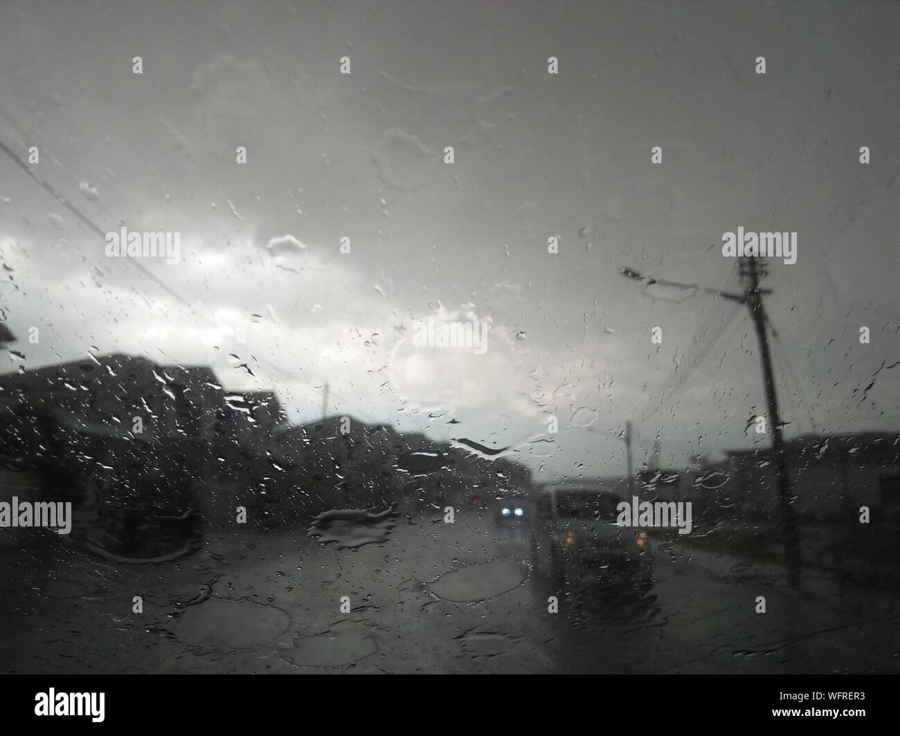 Rain drops on car window hi-res stock photography and images - Alamy