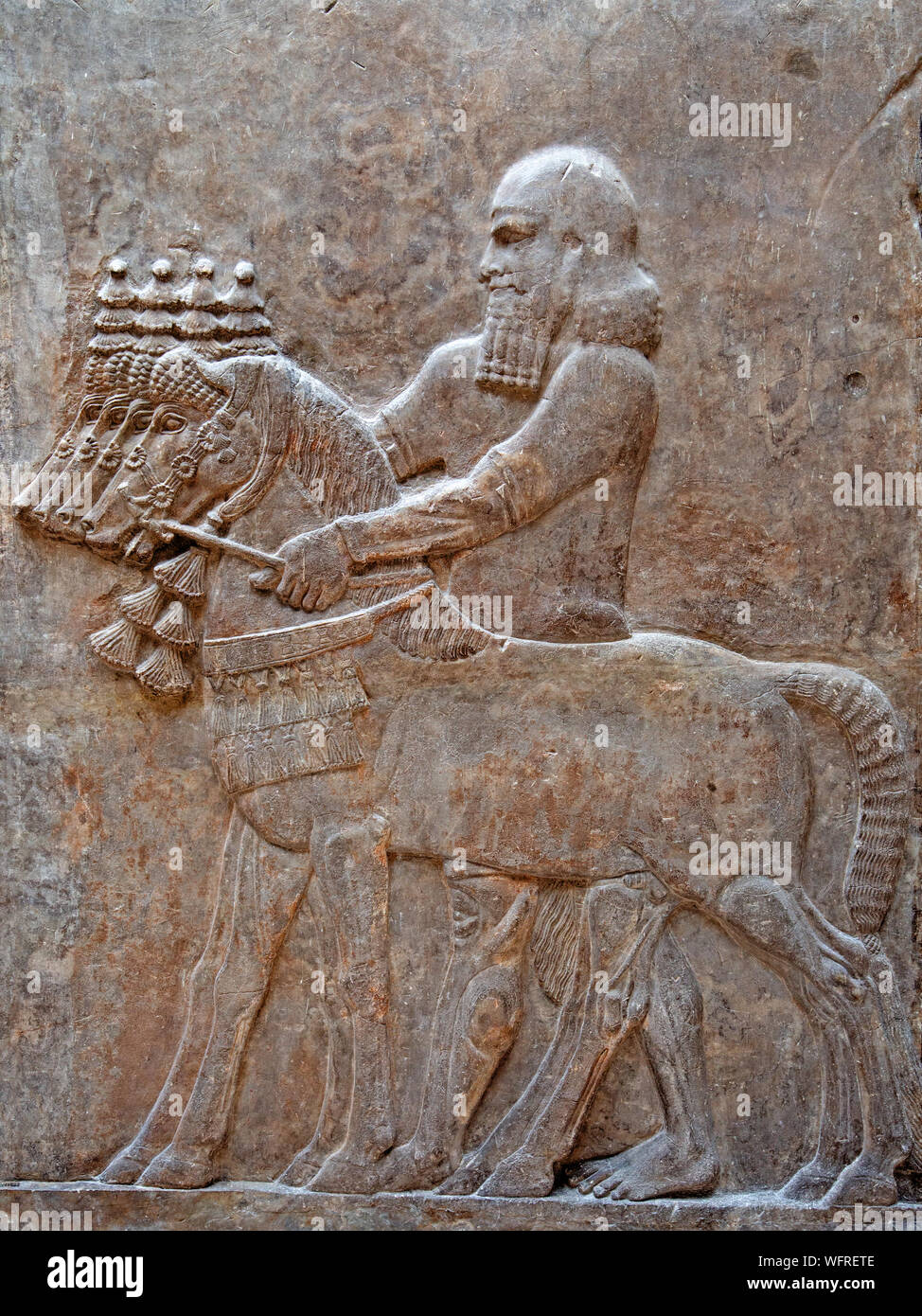 Ancient sumerian stone carving with cuneiform scripting Stock Photo - Alamy