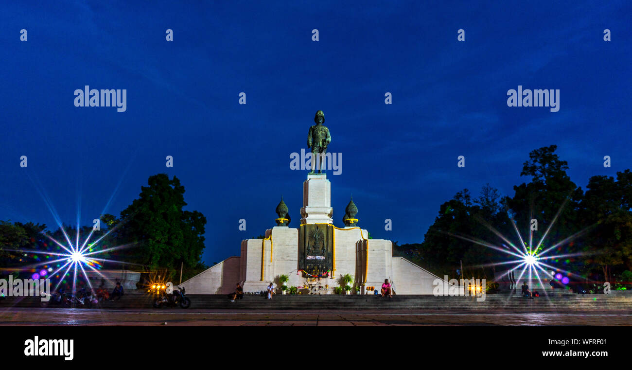 Light blue statue hi-res stock photography and images - Alamy