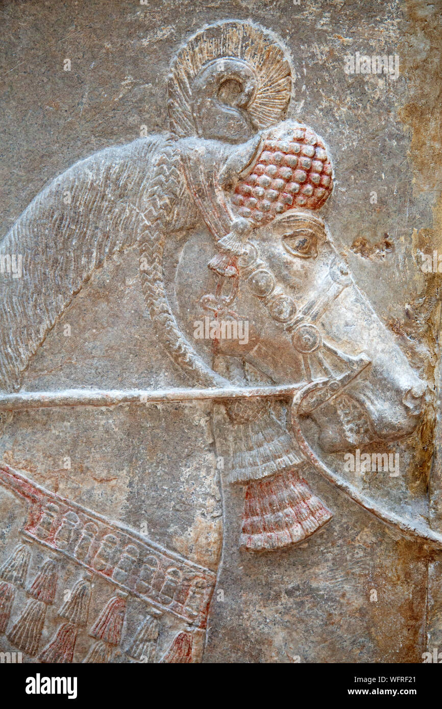 Ancient sumerian stone carving with cuneiform scripting Stock Photo - Alamy