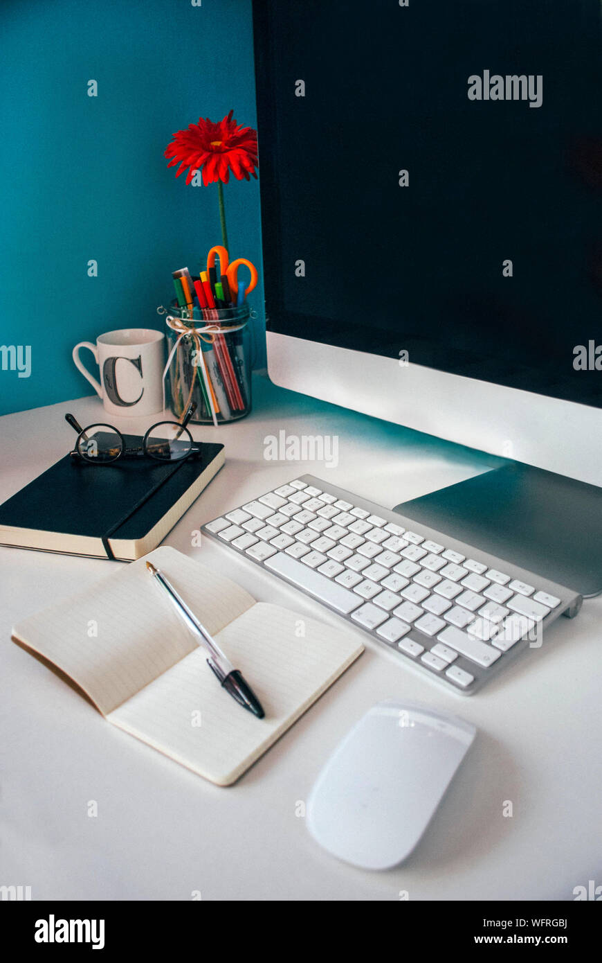 Computer table hi-res stock photography and images - Alamy