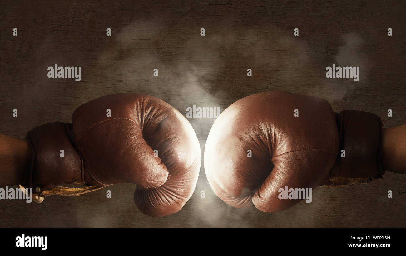 Glove hand with fighting hi-res stock photography and images - Alamy