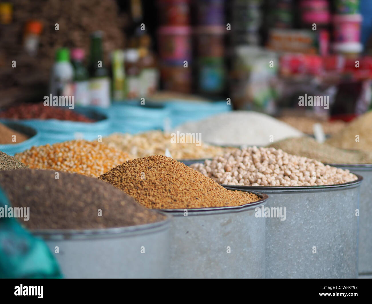Grains at market hi-res stock photography and images - Alamy