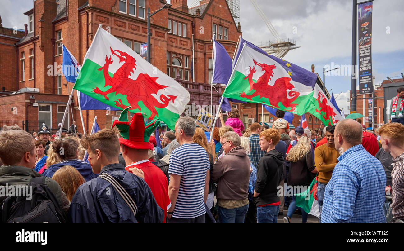 Cardiff streets hi-res stock photography and images - Alamy