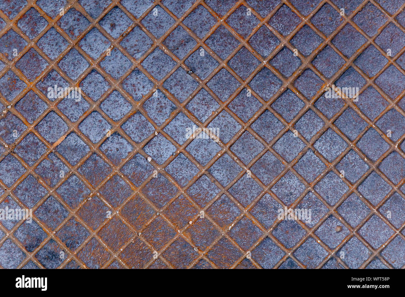 Square metal frame hi-res stock photography and images - Alamy