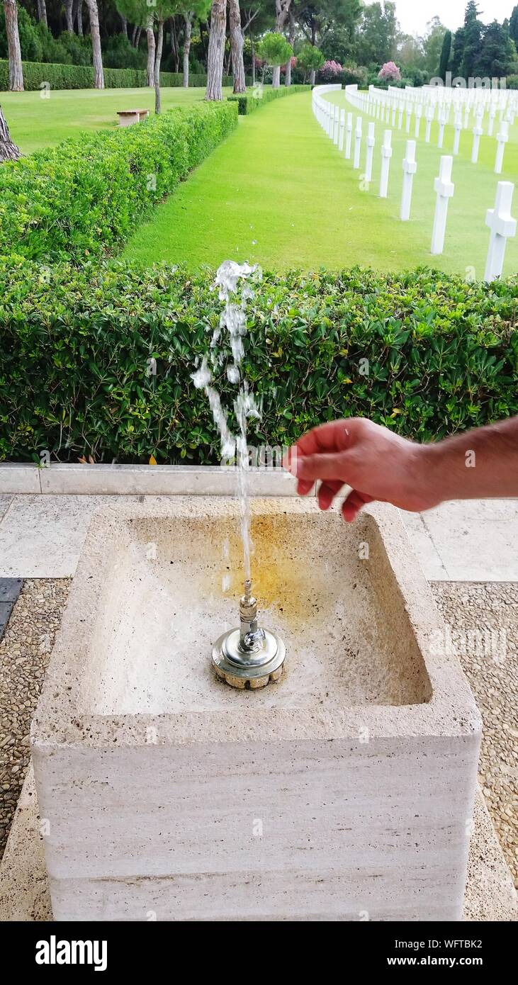Water with basin hi-res stock photography and images - Alamy