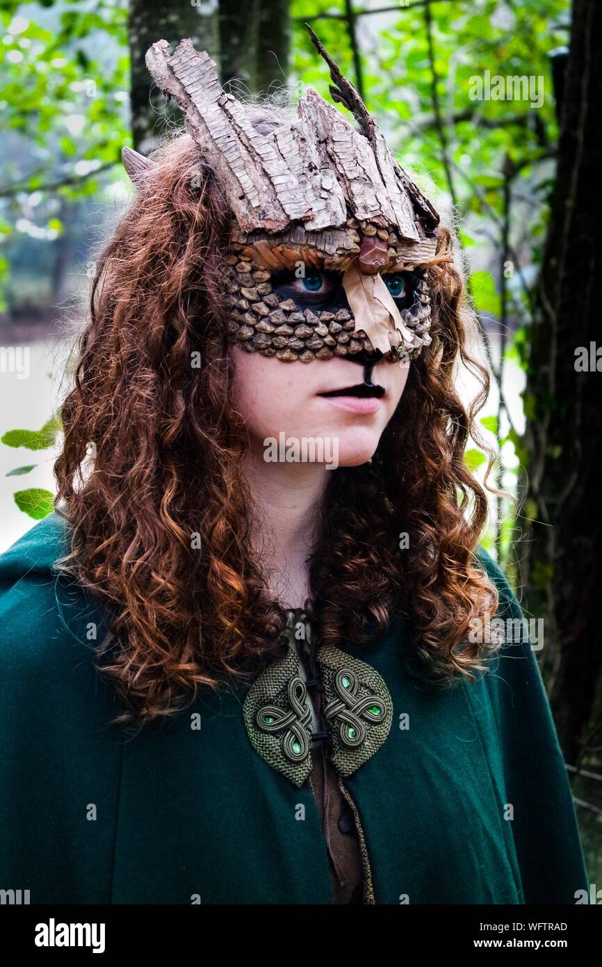 Wooden mask hi-res stock photography and images - Alamy