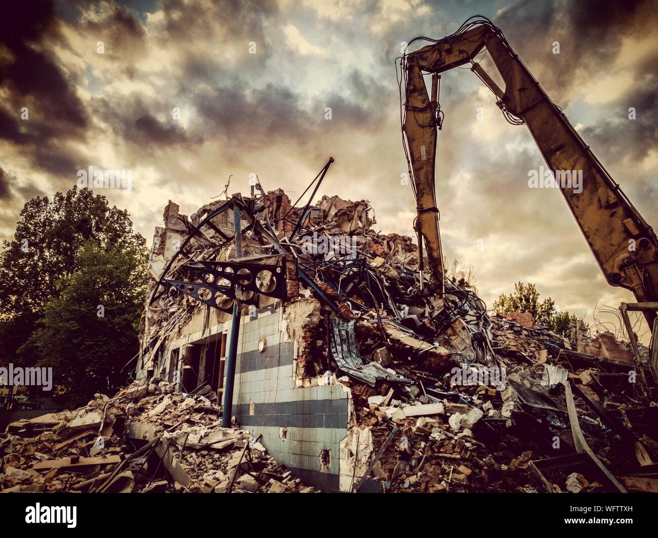 Pulling down hi-res stock photography and images - Alamy