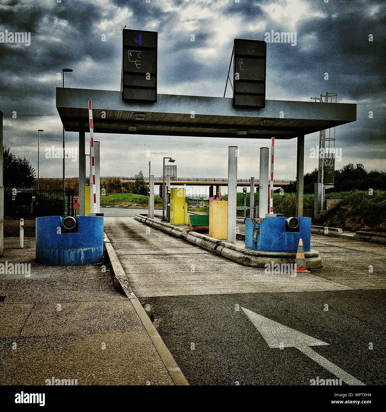 Toll view hi-res stock photography and images - Alamy