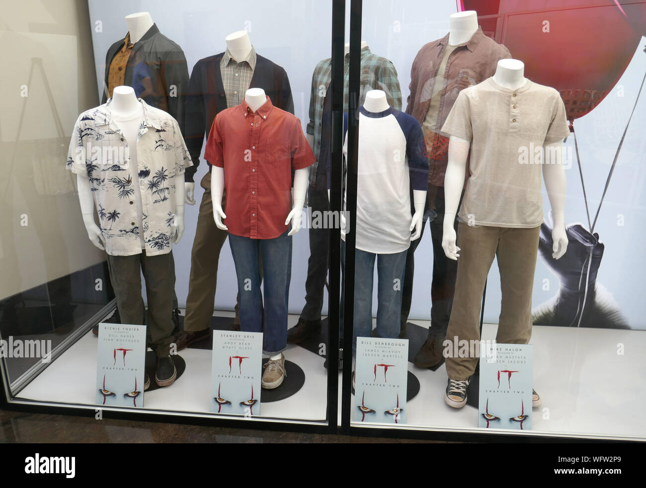 It chapter two horror movie hi-res stock photography and images - Alamy