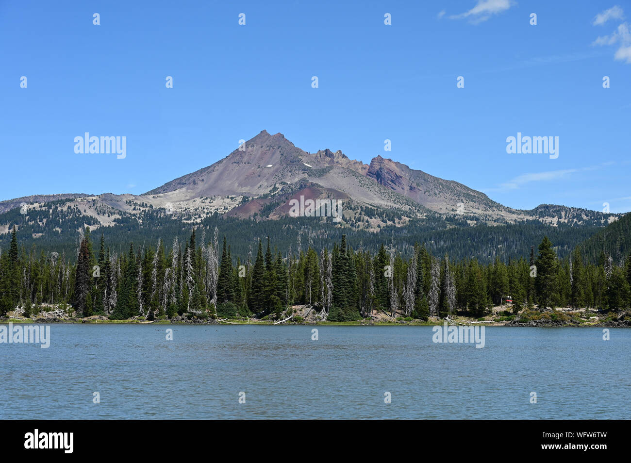 Broken Top volcano from Sparks Lake near Sisters, Oregon Stock Photo ...
