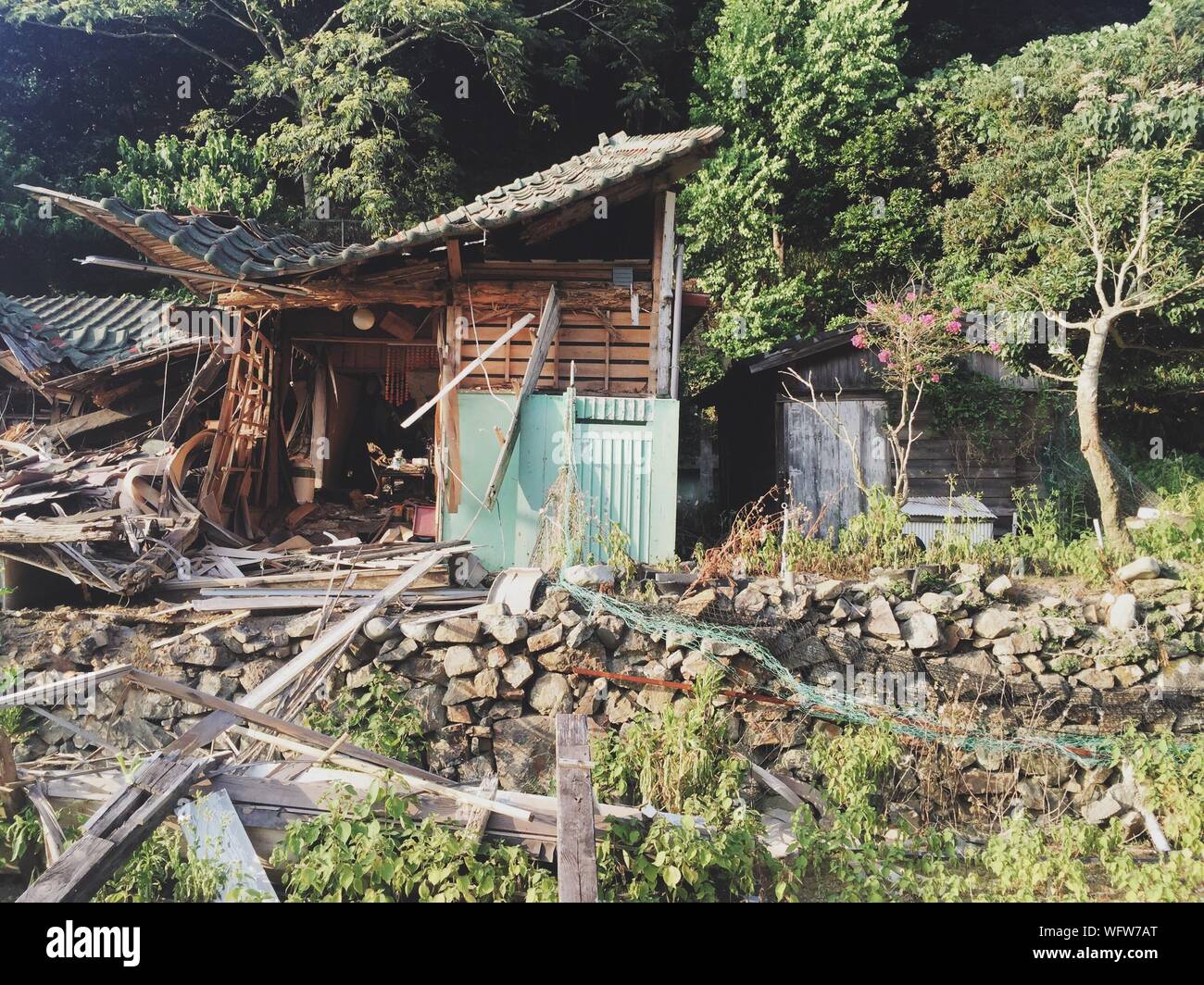 Broken cabin hi-res stock photography and images - Alamy
