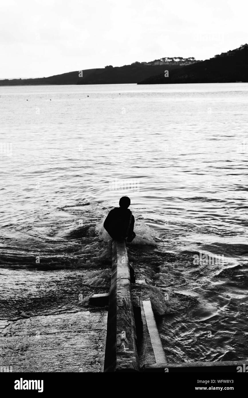 Pier edge hi-res stock photography and images - Alamy