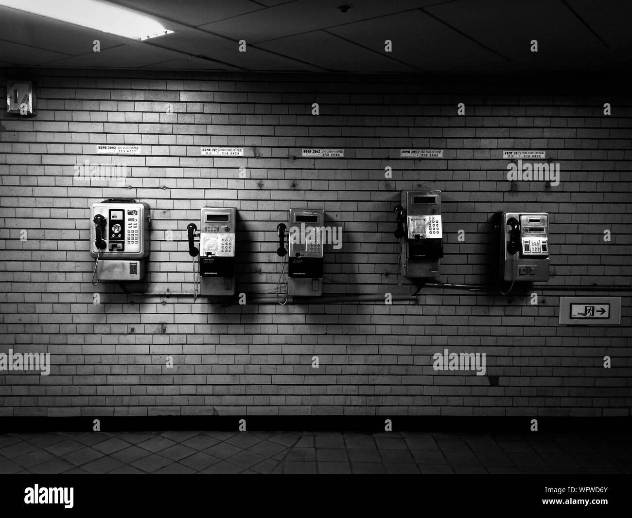 Pay phone row hi-res stock photography and images - Alamy