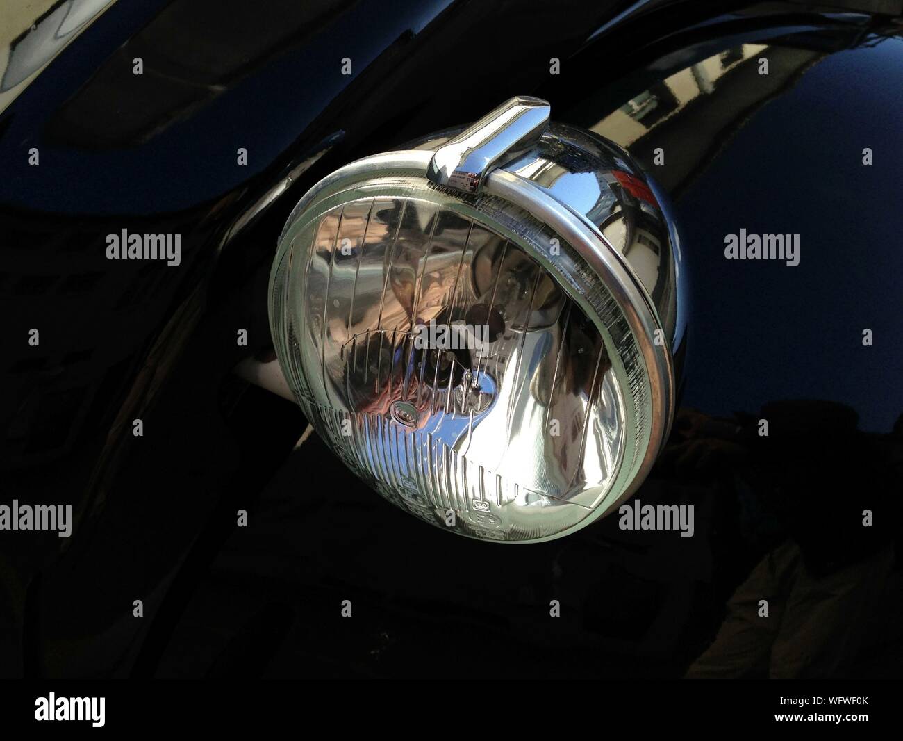 Vintage car headlight hi-res stock photography and images - Alamy