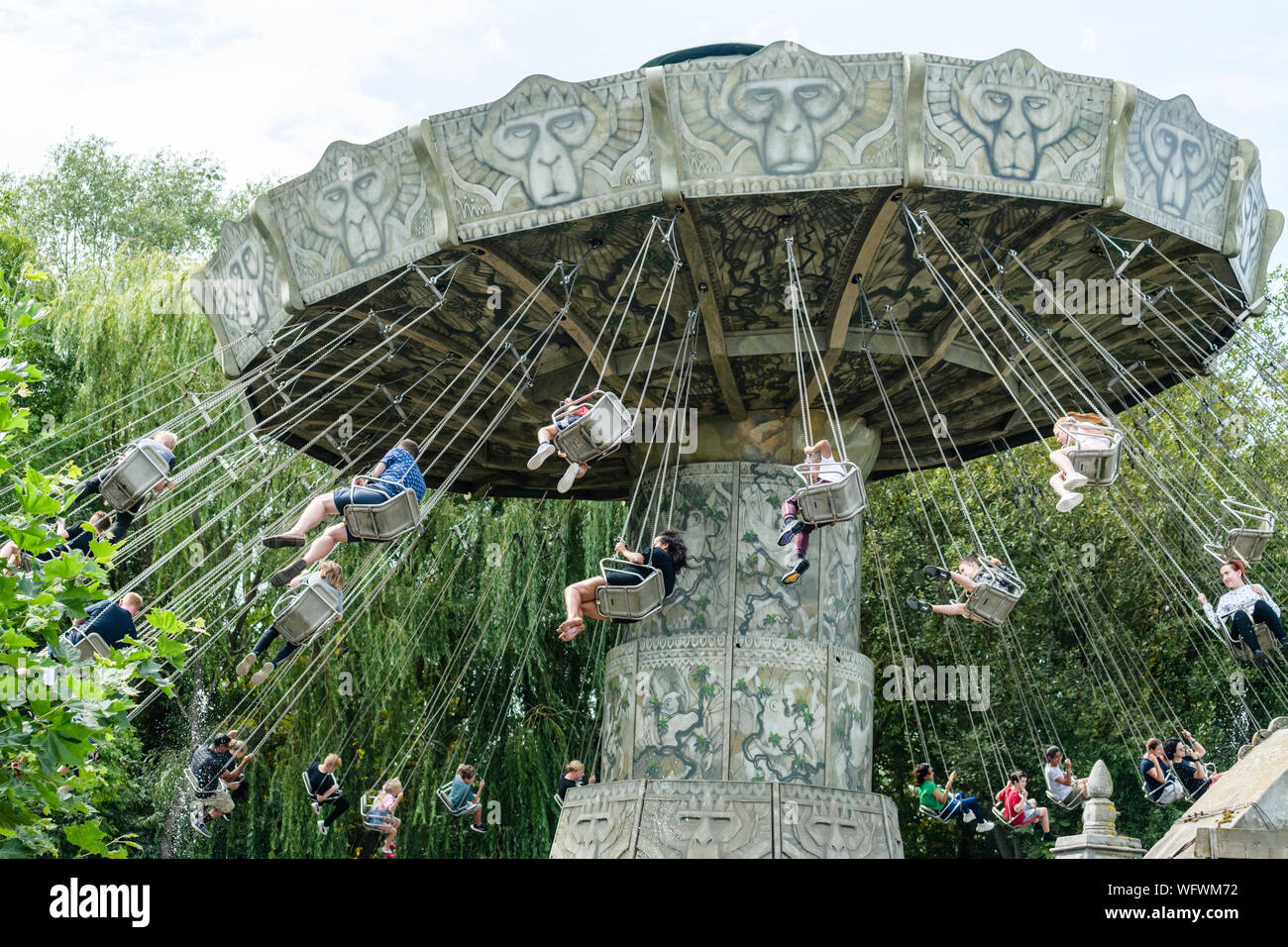 Funfair theme park ride Stock Photo - Alamy