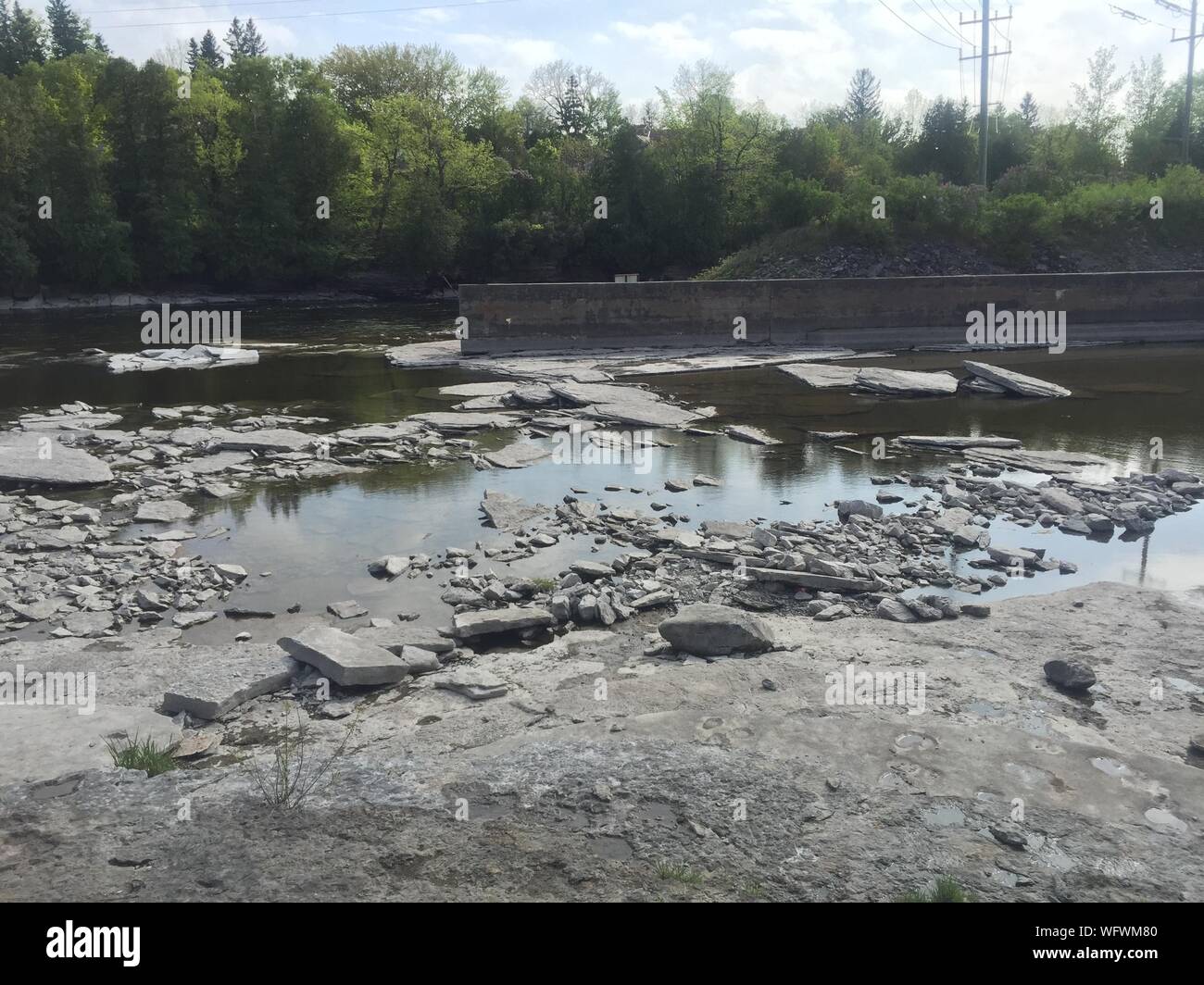 Concrete dam hi-res stock photography and images - Alamy