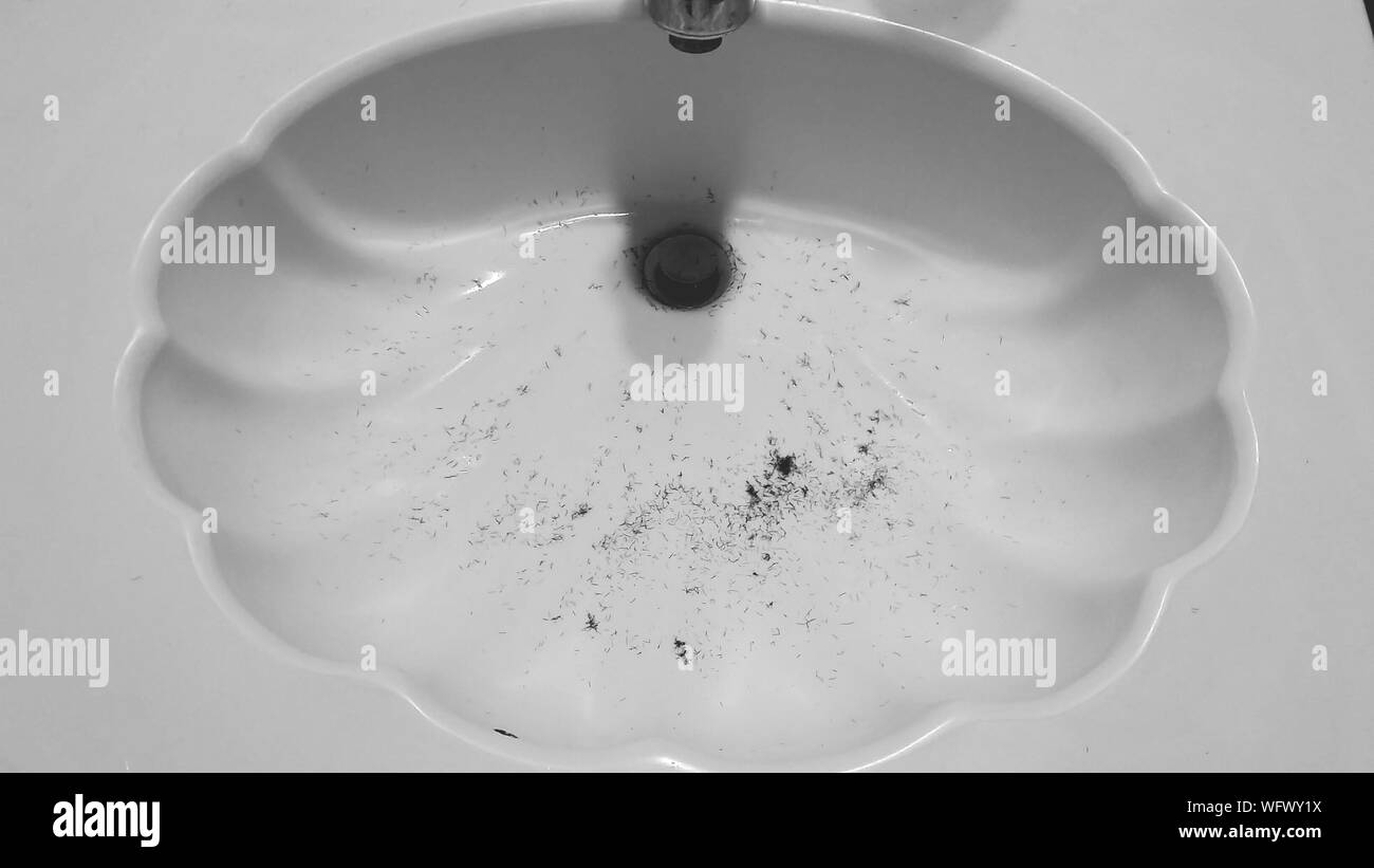 Messy bathroom hi-res stock photography and images - Alamy