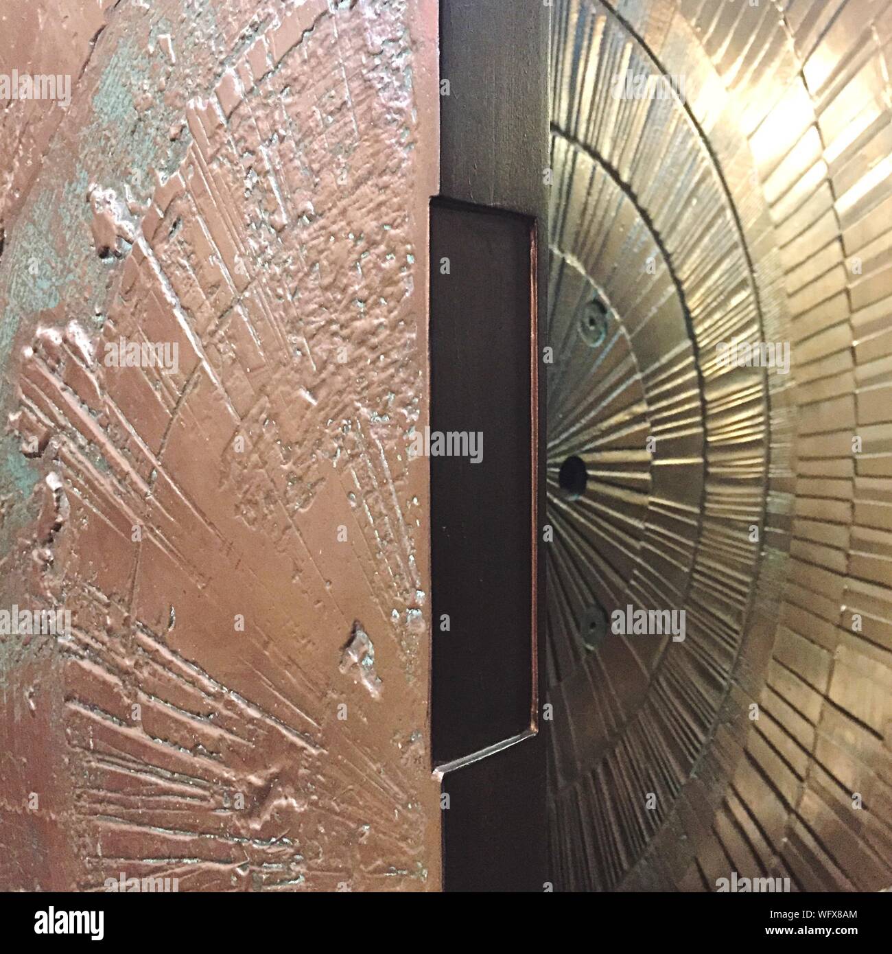 Metal corner hi-res stock photography and images - Alamy