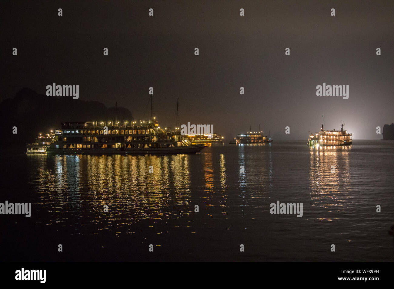 Night sailing hi-res stock photography and images - Alamy