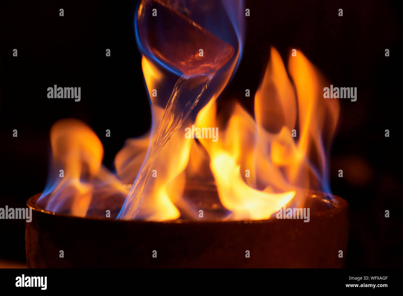 Lit up alcohol hi-res stock photography and images - Alamy