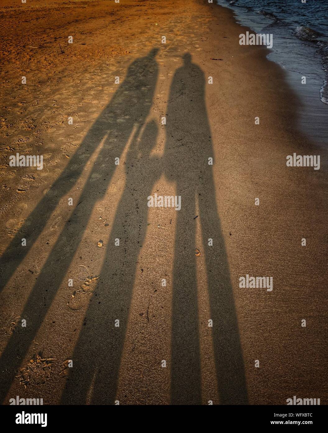 Three generation family beach hi-res stock photography and images - Alamy