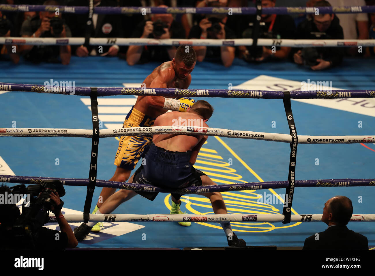 Pinned london hi-res stock photography and images - Alamy