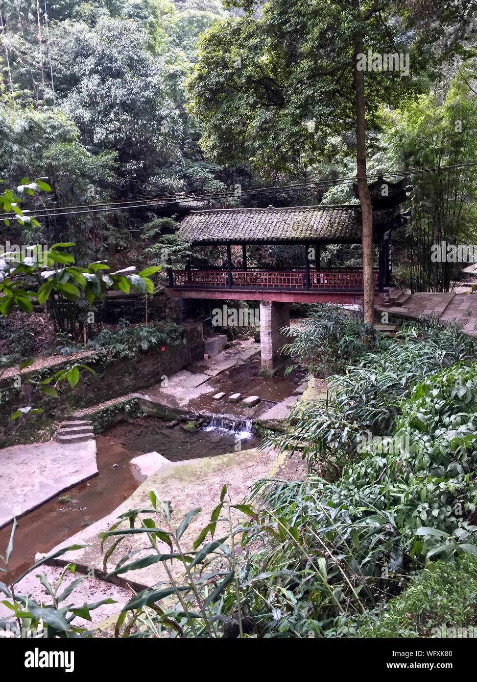 Footbridge over stream architecture hi-res stock photography and images ...
