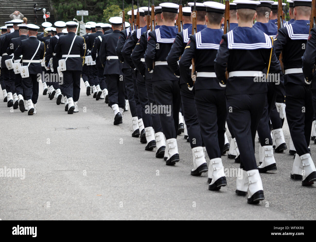 Soldiers military parade hi-res stock photography and images - Alamy
