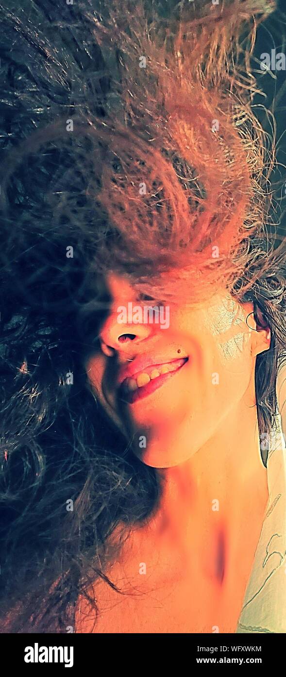 Tousled hairstyle hi-res stock photography and images - Alamy