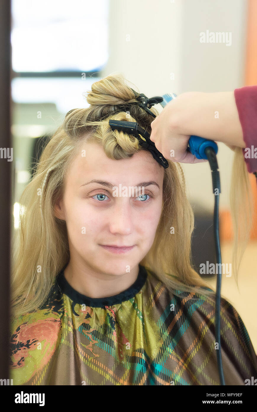 Hair styling women hi-res stock photography and images - Alamy
