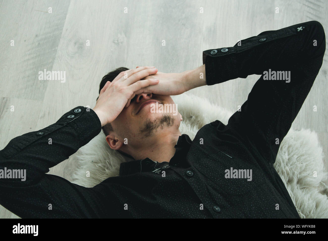 Hands on the floor hi-res stock photography and images - Alamy