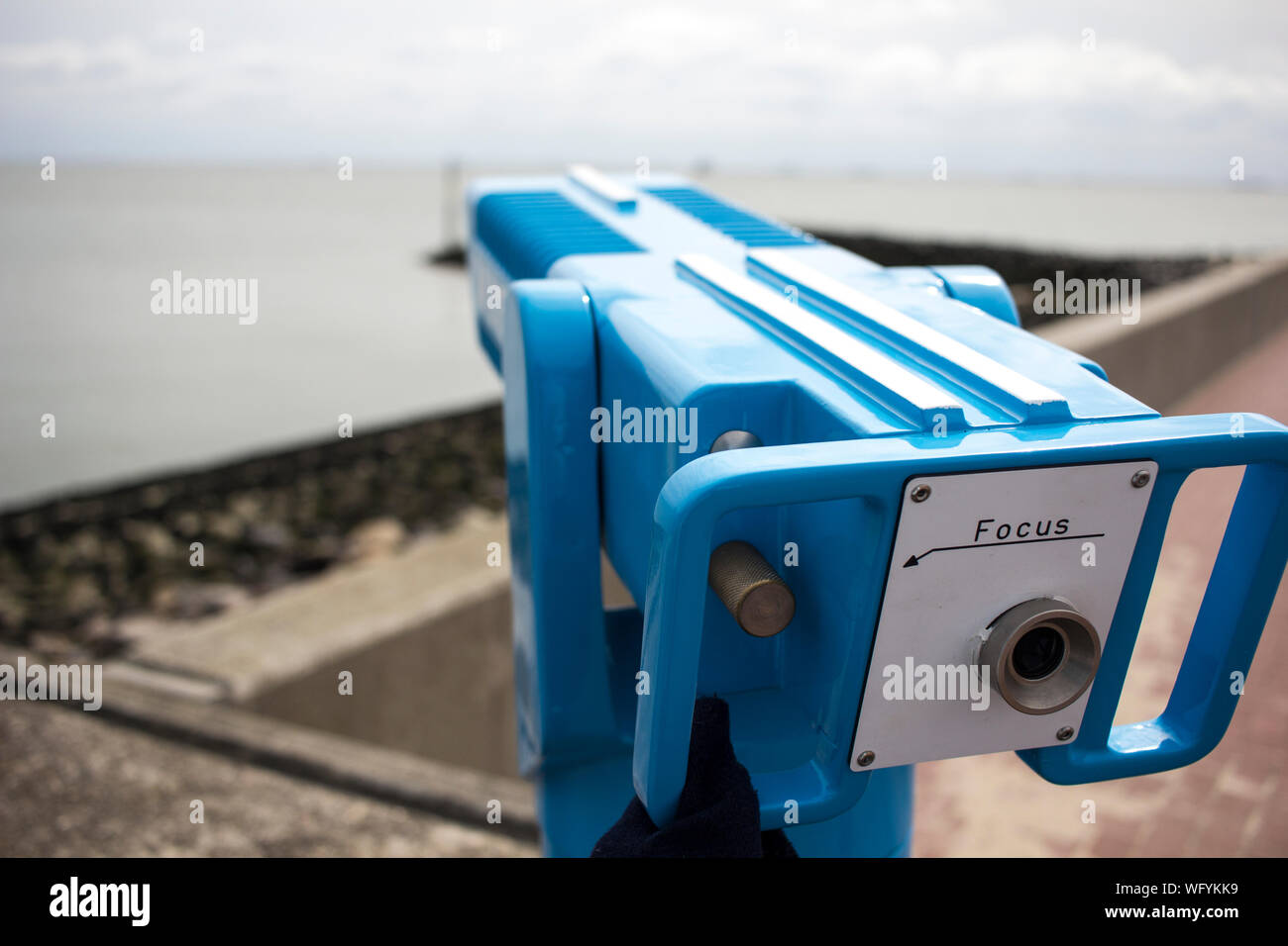 Coin operated sign hi-res stock photography and images - Alamy