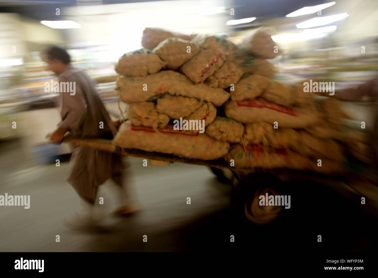 Man pulling the market hi-res stock photography and images - Alamy