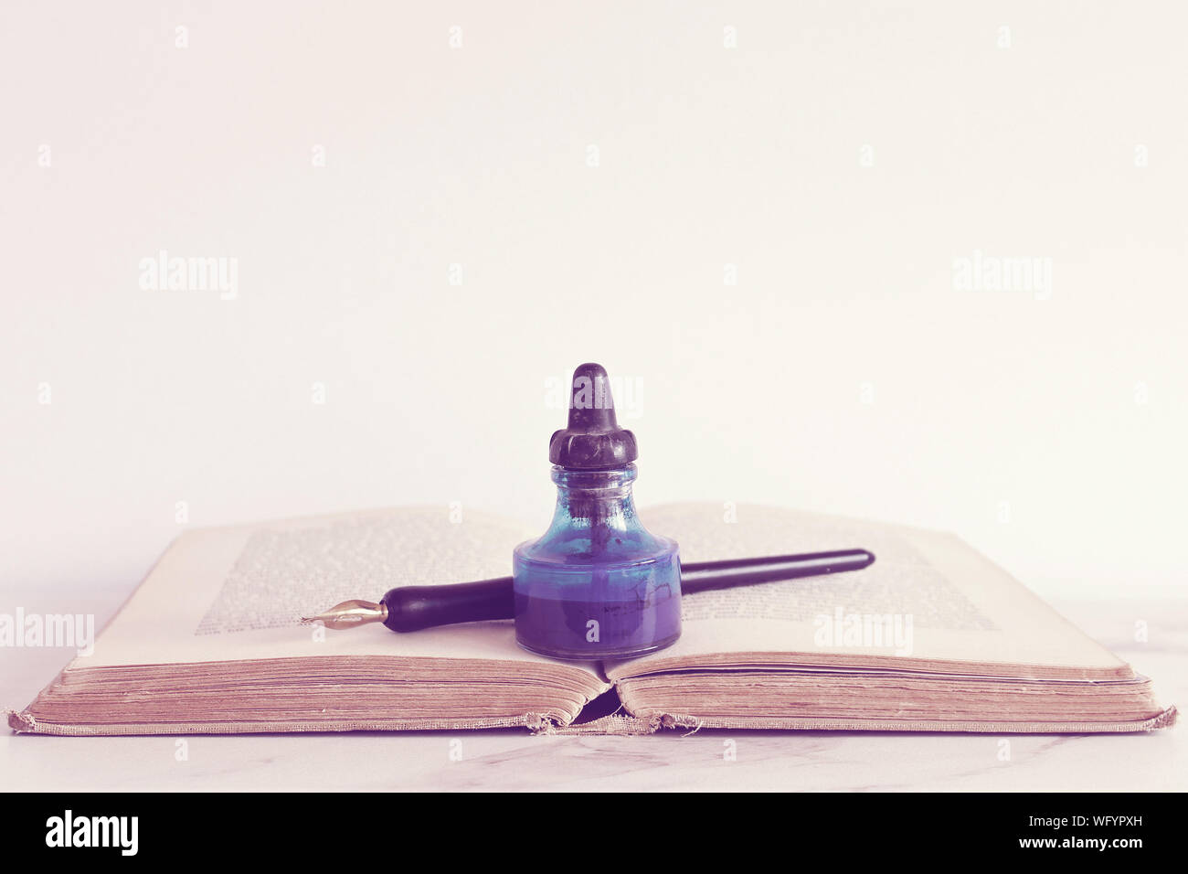 Well of knowledge hi-res stock photography and images - Alamy