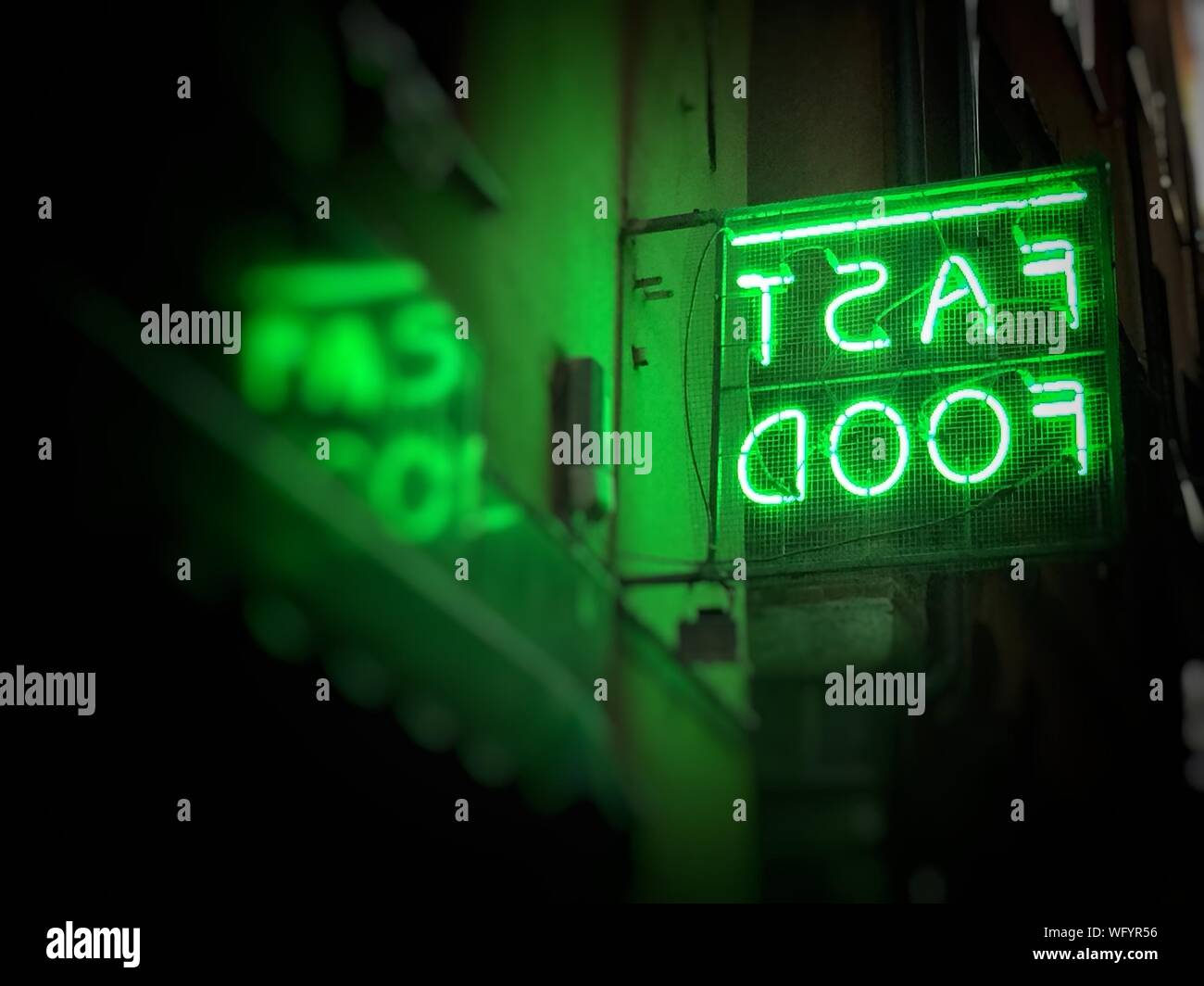 Sign fast food hi-res stock photography and images - Alamy