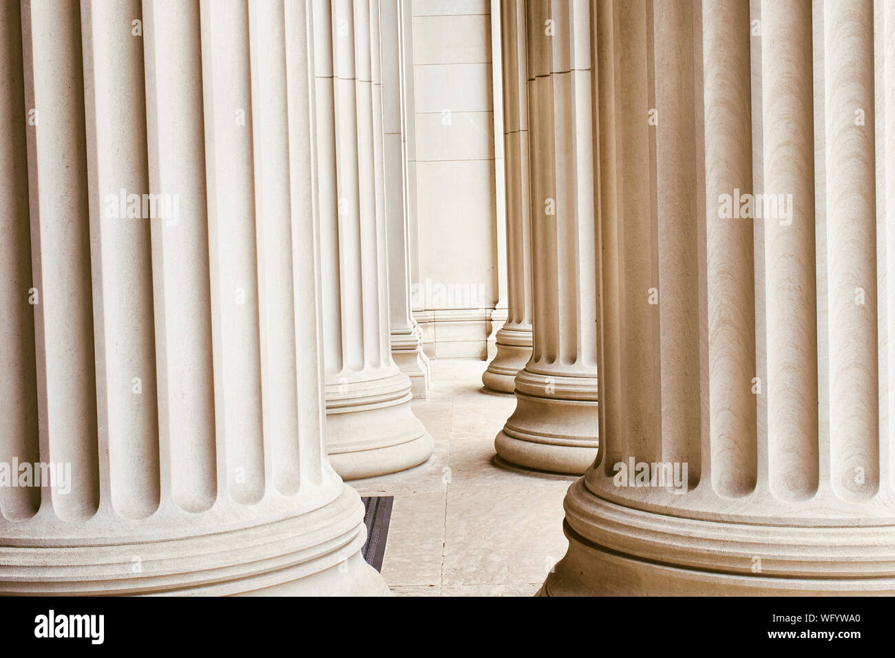 Corridor of columns hi-res stock photography and images - Alamy
