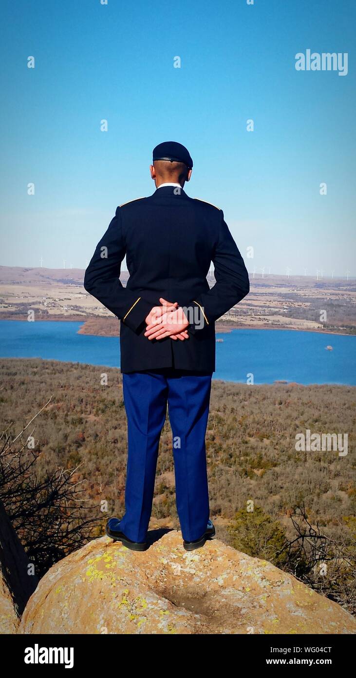 Behind army hi-res stock photography and images - Alamy