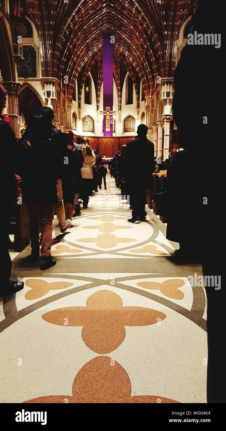 Standing in church hi-res stock photography and images - Alamy