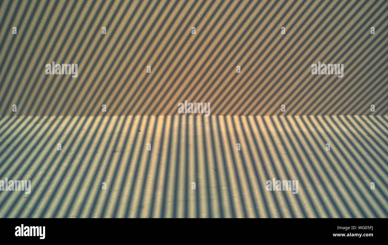 Symmetry shadow hi-res stock photography and images - Alamy