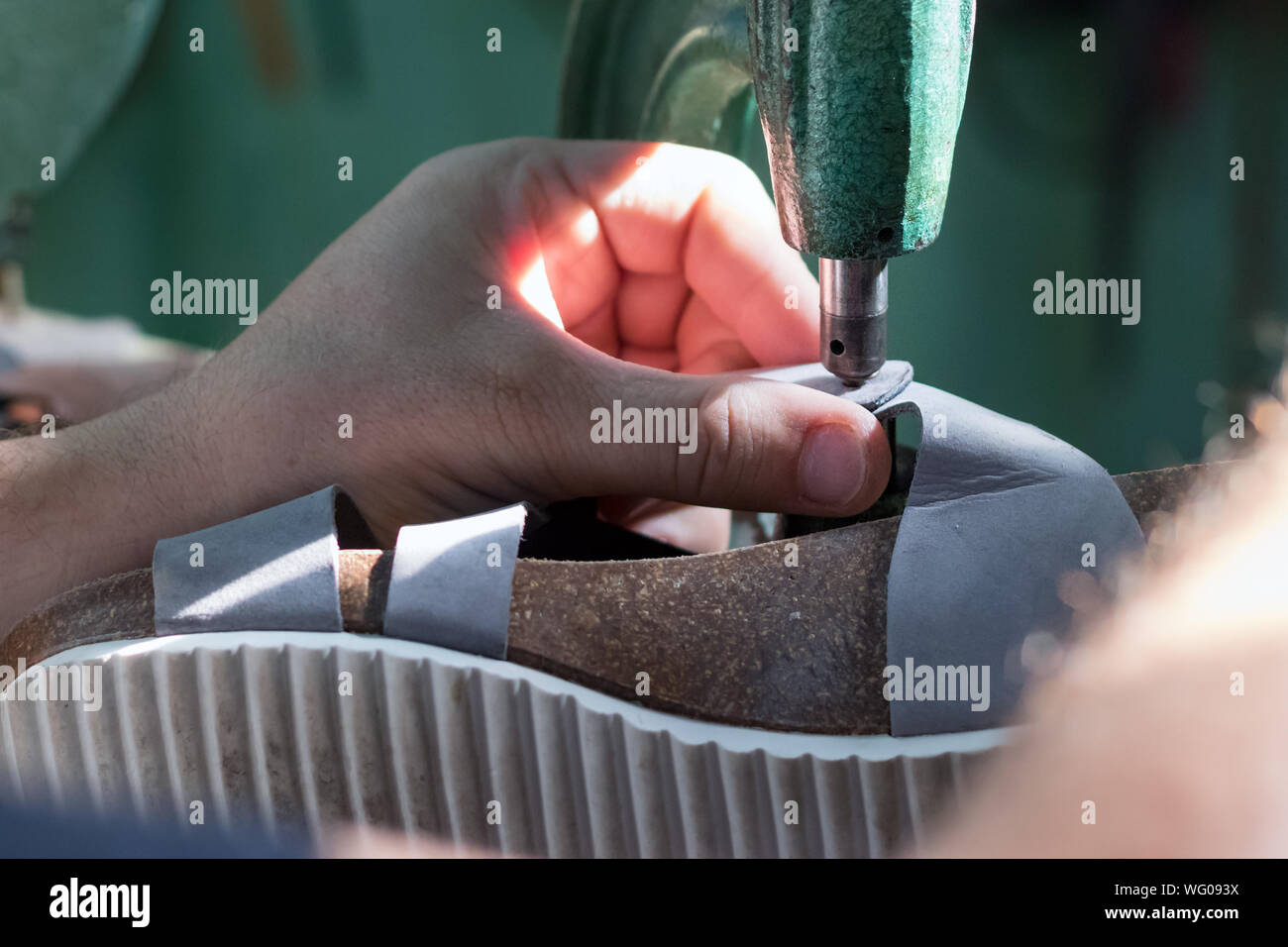 Riveting machine hi-res stock photography and images - Alamy