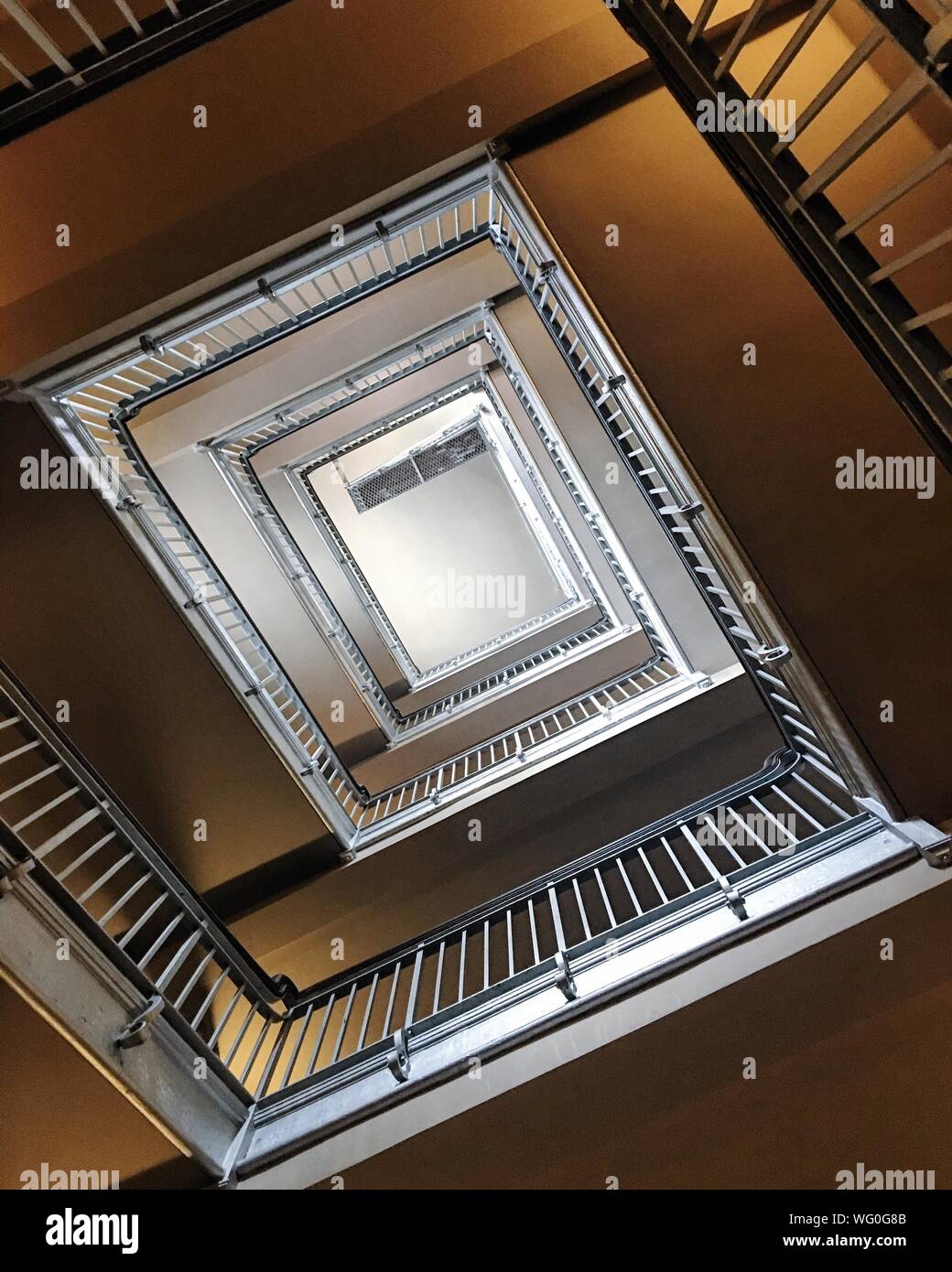 Square spiral staircase hi-res stock photography and images - Alamy