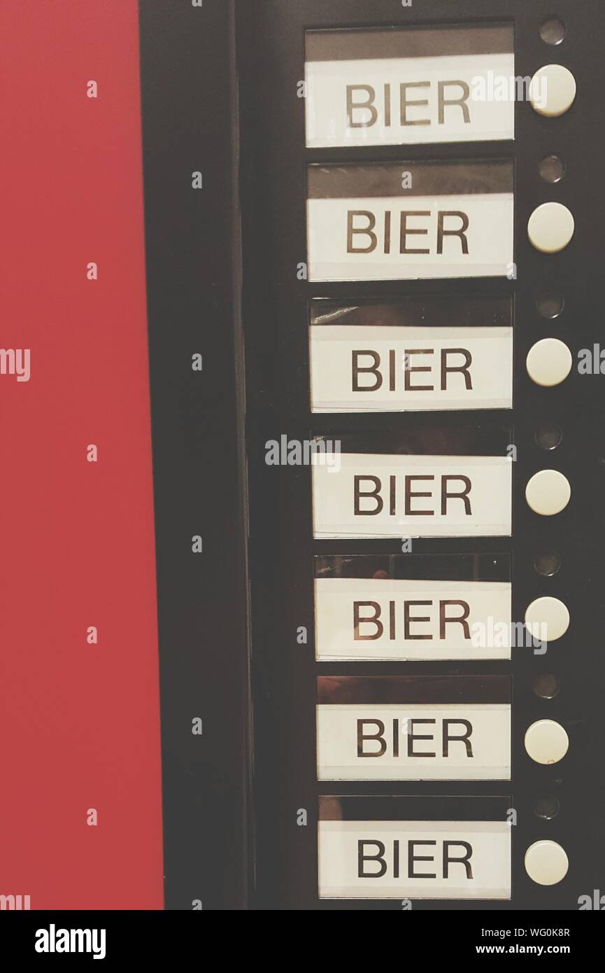 Beer glass sign hi-res stock photography and images - Alamy