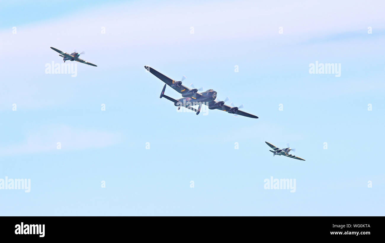 Spitfire and lancaster hi-res stock photography and images - Alamy