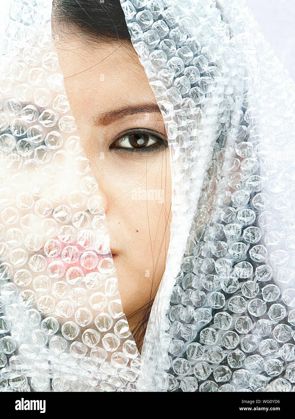 Body wrap hi-res stock photography and images - Alamy