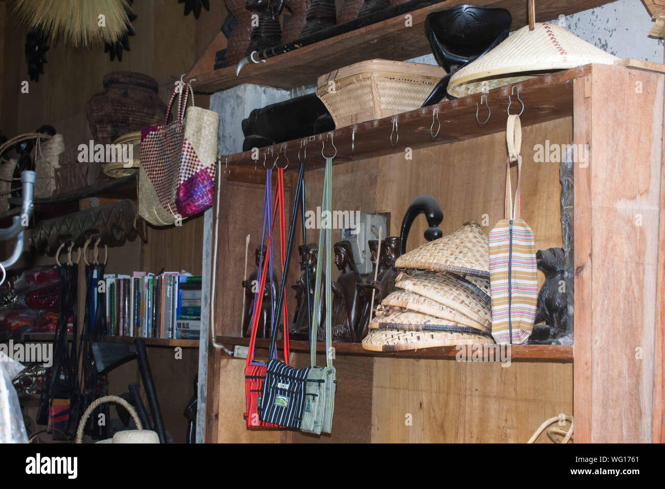 Philippines crafts hi-res stock photography and images - Alamy