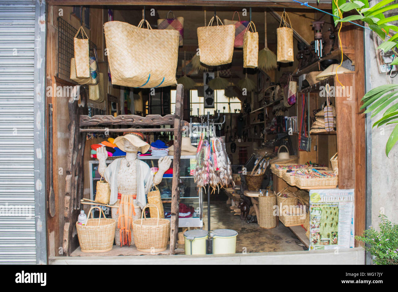 Philippines crafts hi-res stock photography and images - Alamy