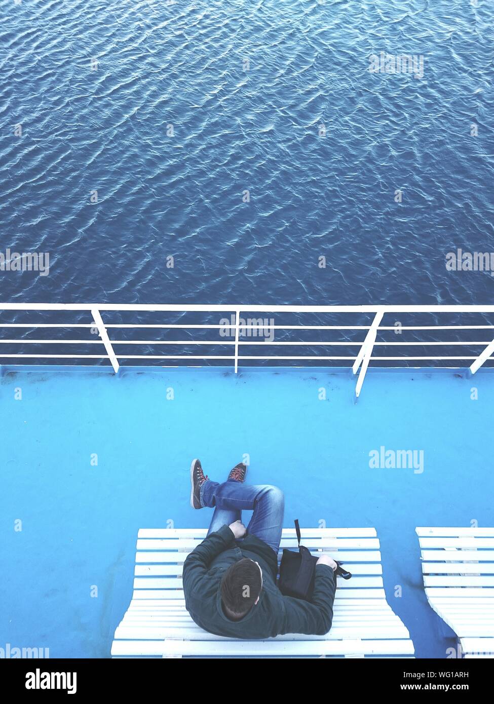 People sitting from above hi-res stock photography and images - Alamy